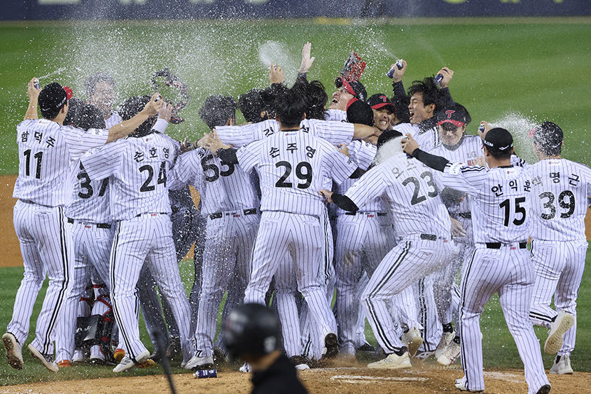 LG, 29년 만에 KS 제패…kt에 1패 뒤 4연승 뒤집기쇼 | 영남일보 - 사람과 지역의 가치를 생각합니다.